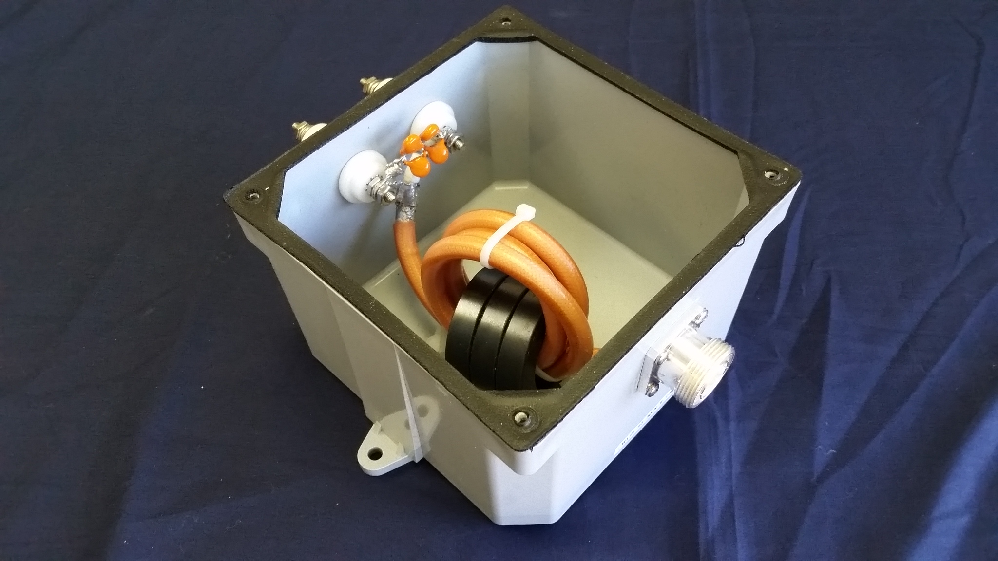 High Power 1 to 1 Balun, 10 kW continuous RF power and 20 kW PEP